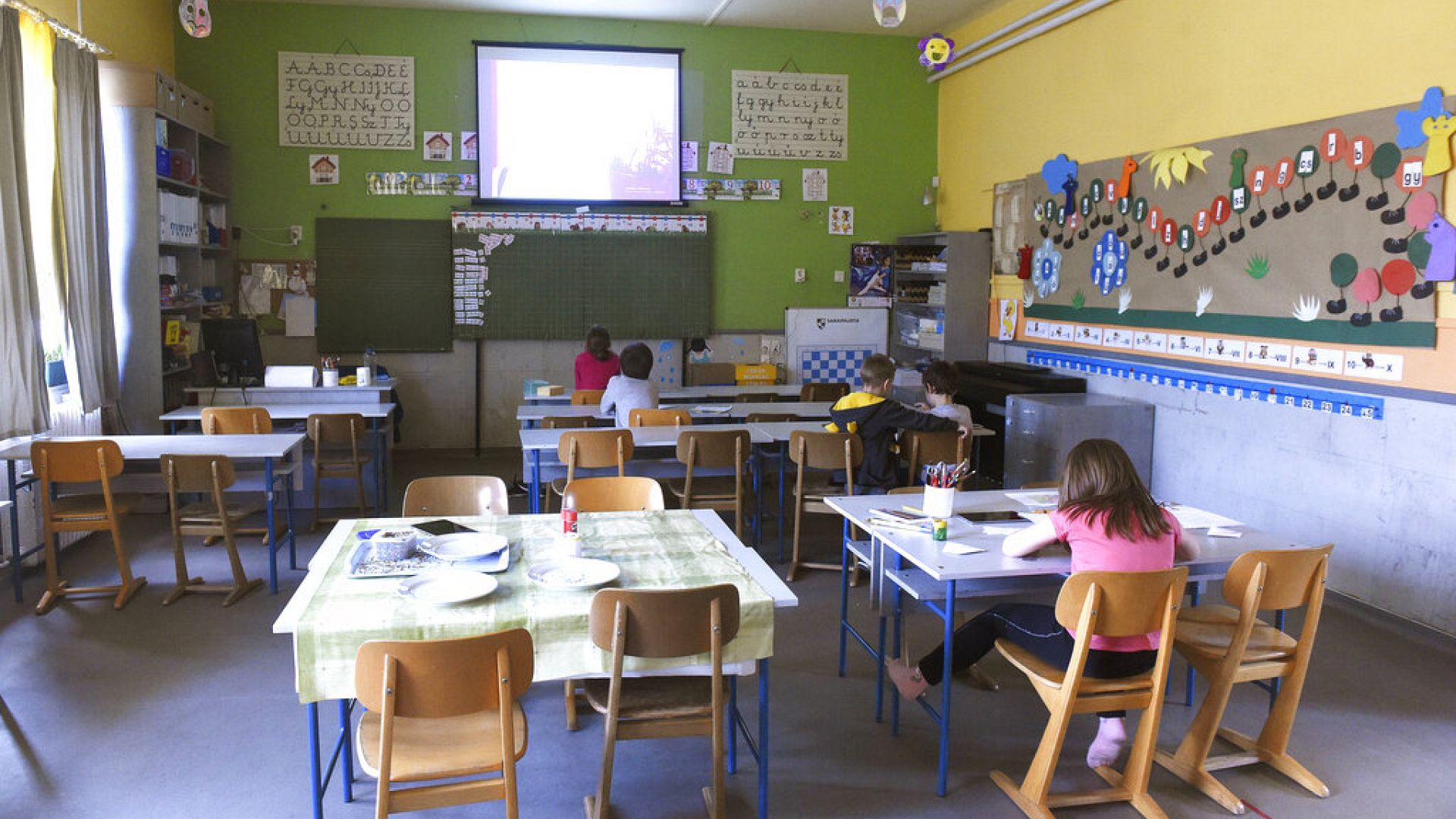 Allarme bomba in più di 240 scuole in Ungheria | Euronews