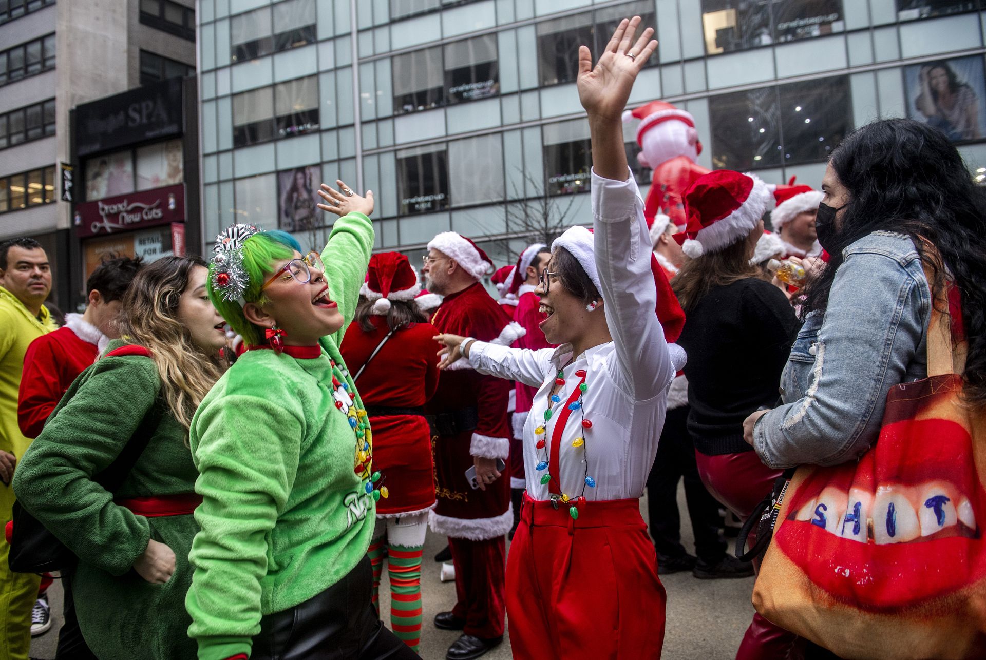 Photos from SantaCon: The sloppy Christmas tradition returns to New ...