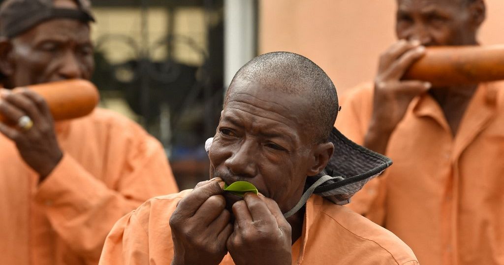 Équateur : les musiciens de la "banda mocha" menacés d’extinction ...