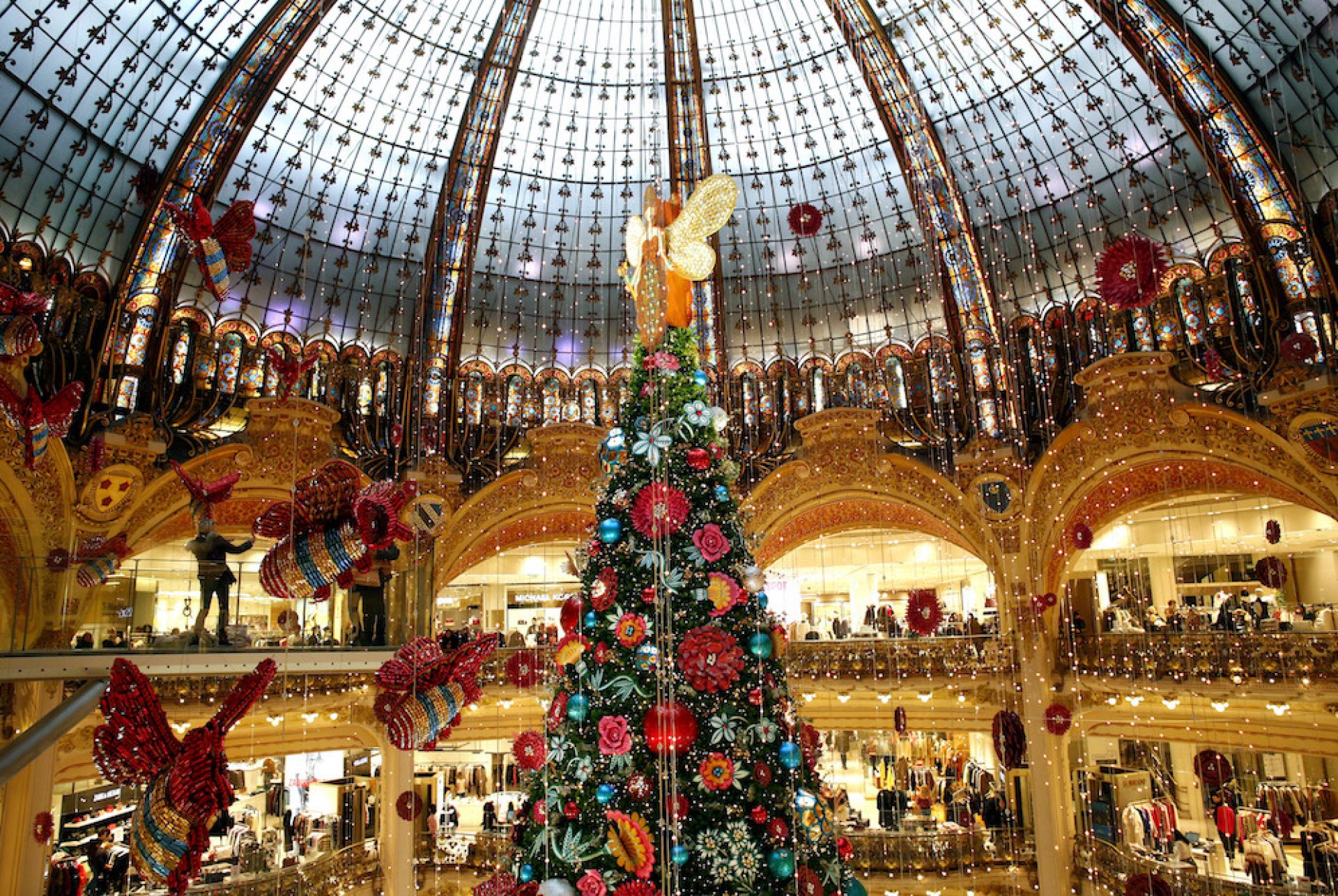 Where are the most iconic Christmas trees around the world? | Euronews