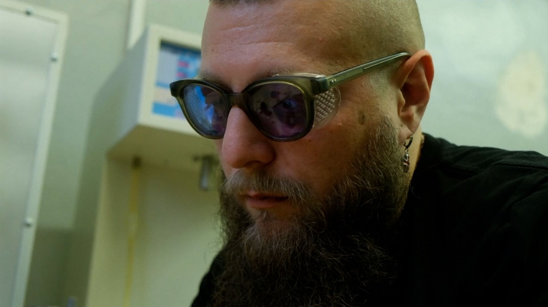 Meet the Russian artist creating uniquely Lenin-inspired skull beads ...