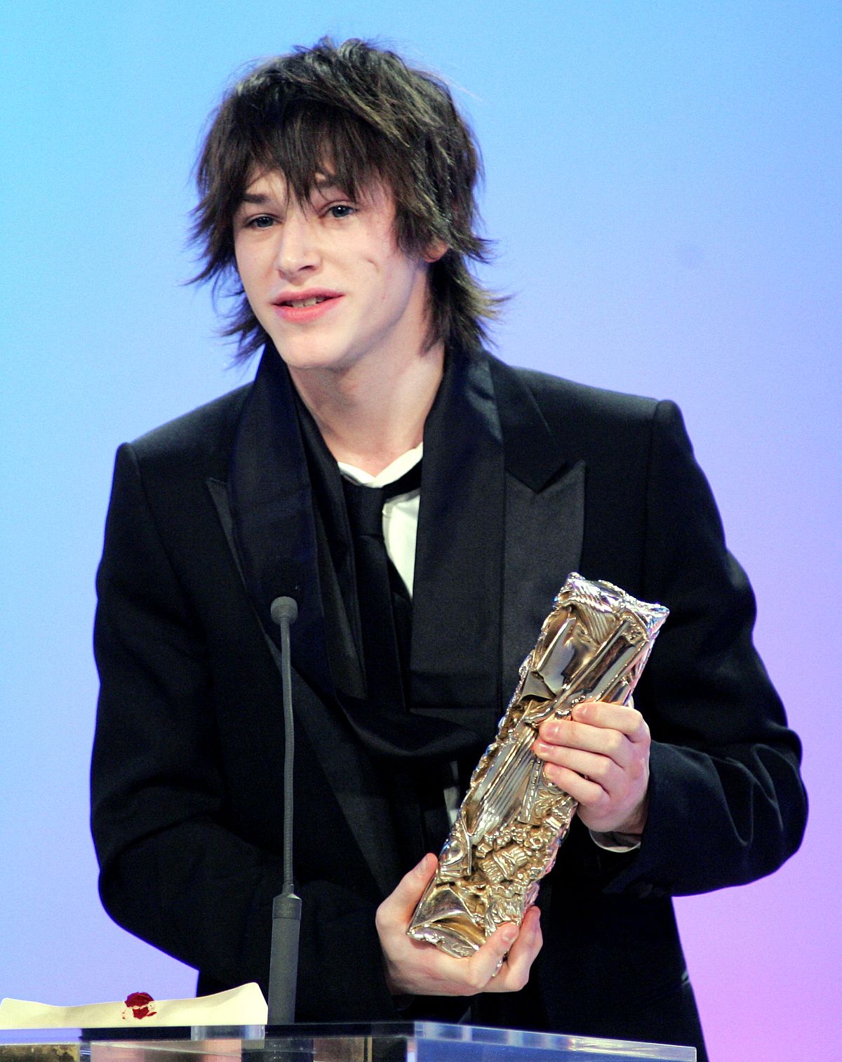 Gaspard Ulliel: Award-winning French film actor dies after skiing ...