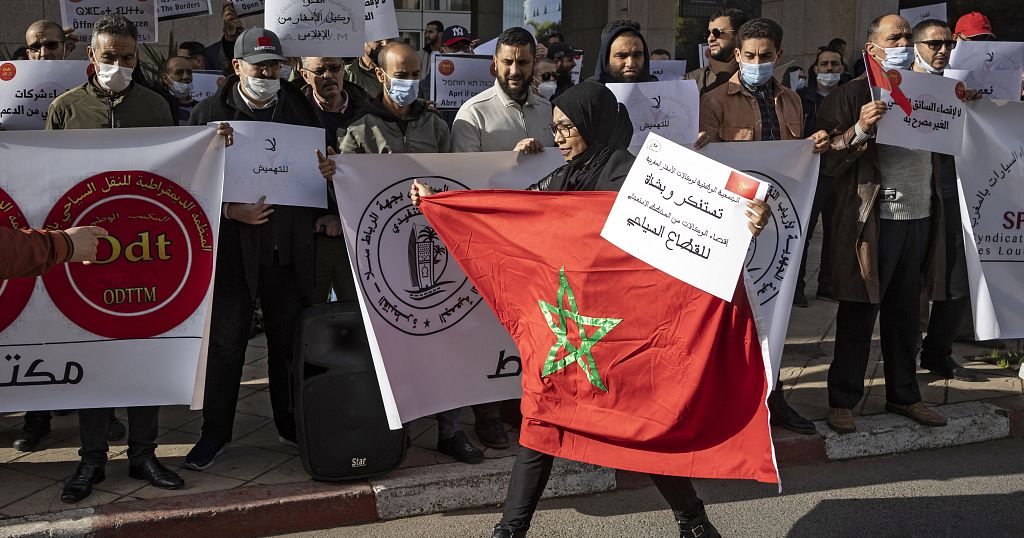 Morocco tourism workers protest against border closure | Africanews