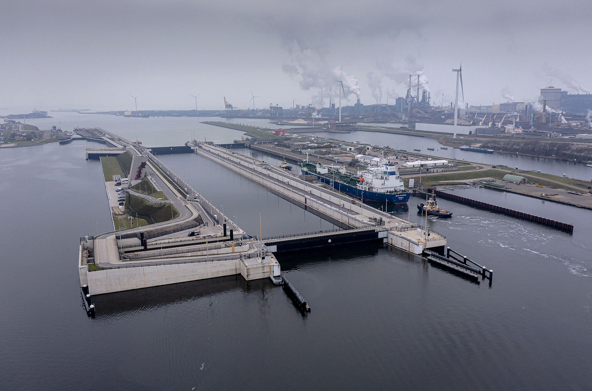 Dutch King Willem-Alexander unveils 'world's largest' sea lock | Euronews
