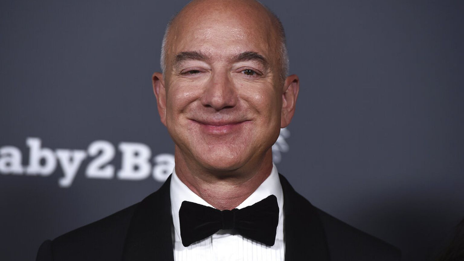 200 Milliarden Dollar: Jeff Bezos ist wieder reichster Mensch der Welt | Euronews