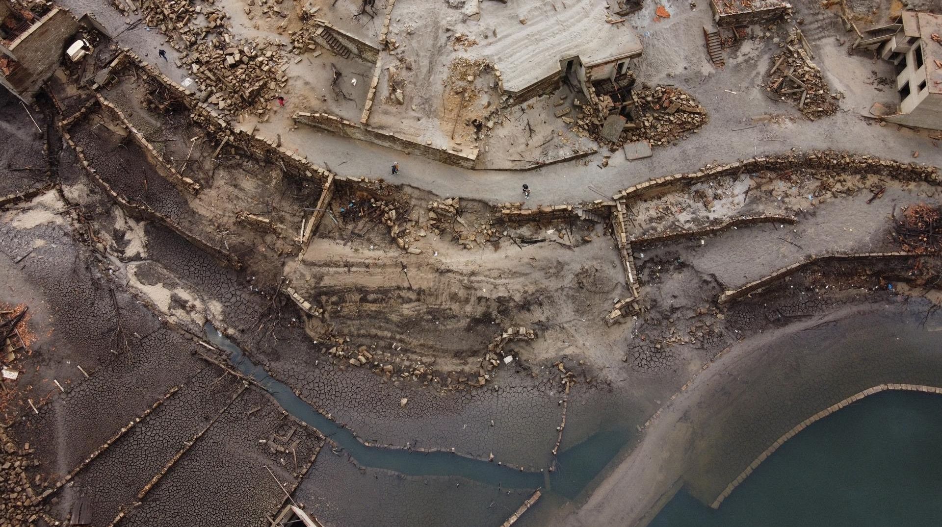 Spanish ‘ghost village’ re-emerges after 30 years underwater | Euronews