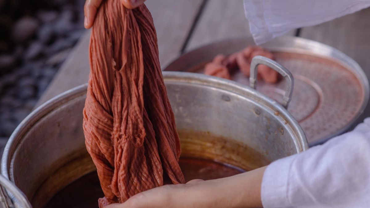 Dyeing for fashion: Why the clothes industry is causing 20% of water ...
