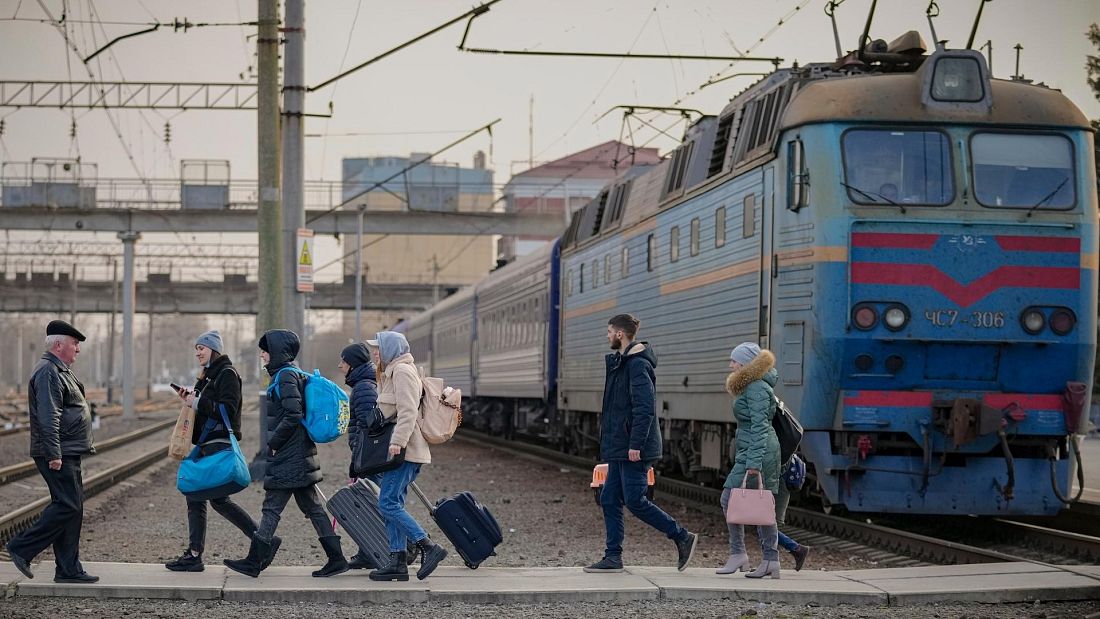 Stories from Ukraine: How are people escaping the Russian invasion ...
