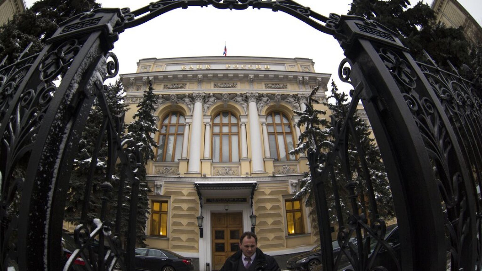 Russian central bank raises interest rate to 15% | Euronews