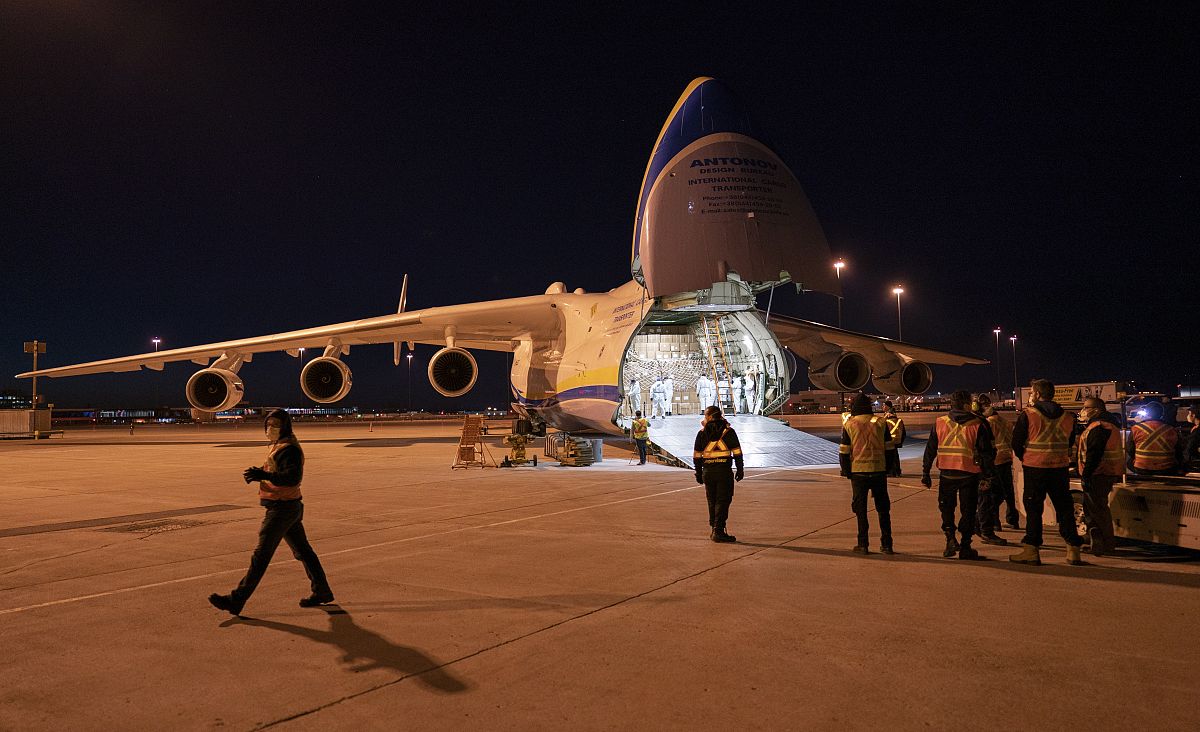 Russia destroys Ukraine’s ‘dream’ plane, but citizens' hope lives on ...