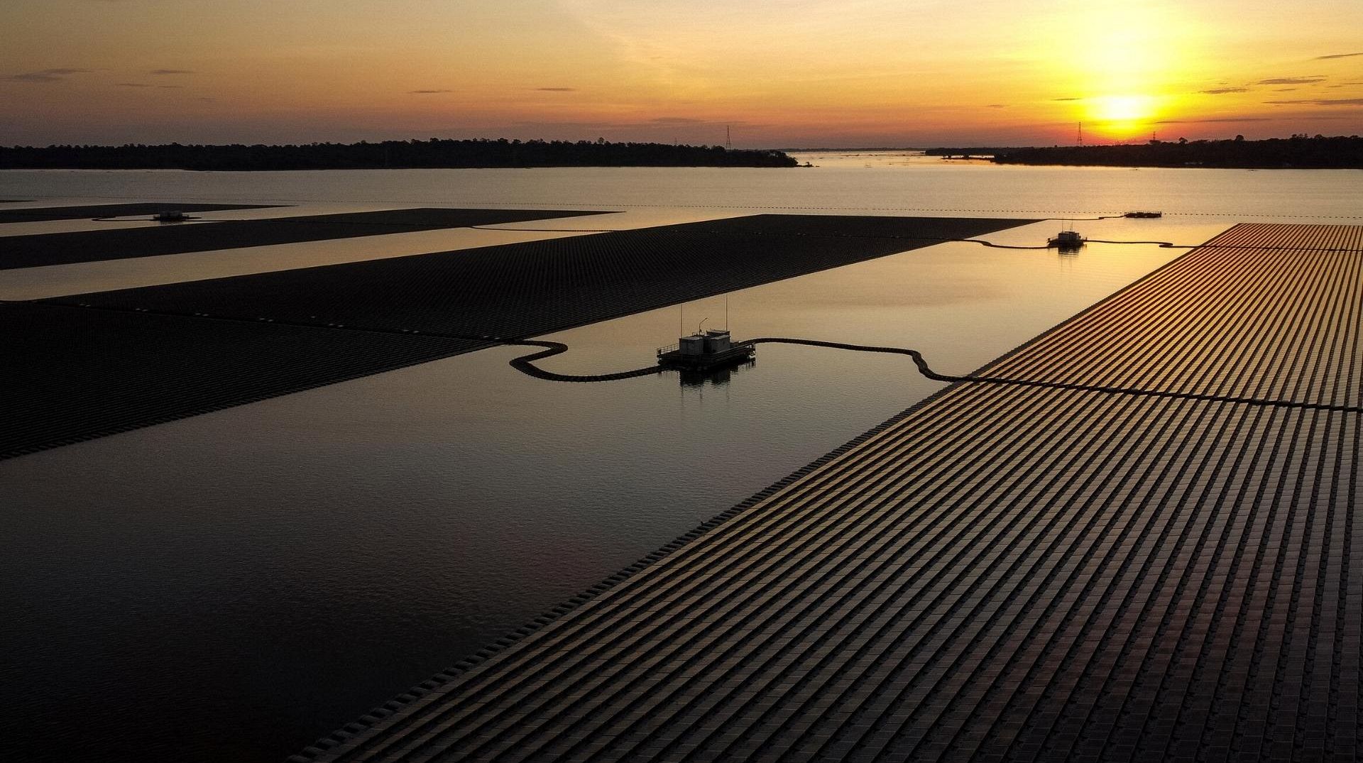 Huge floating solar farm puts Thailand on track towards carbon ...