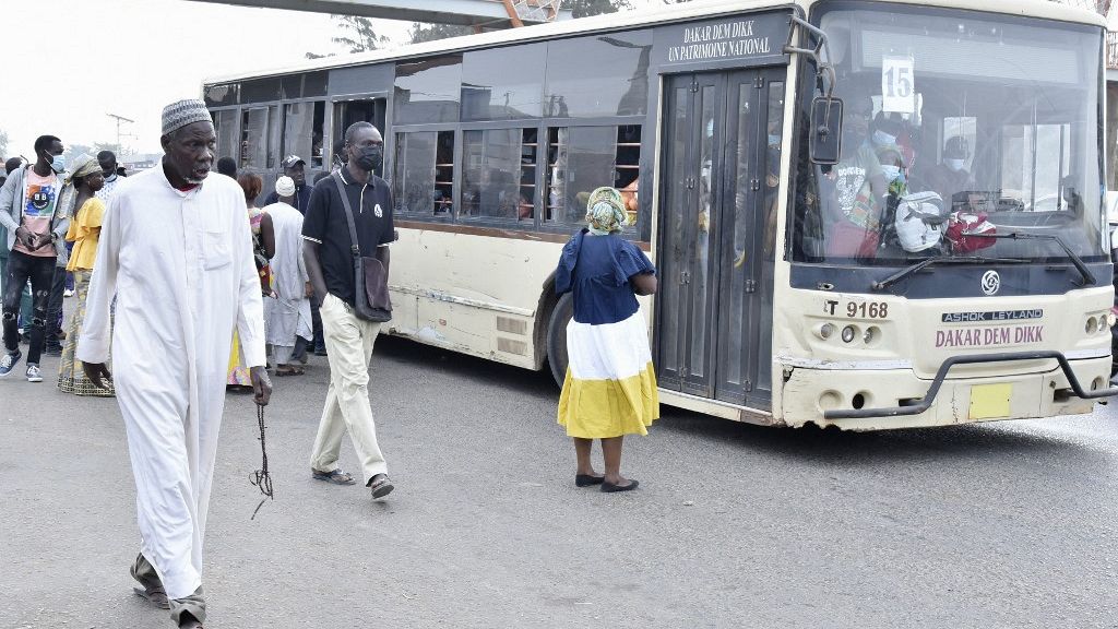 Senegal: French group to manage electric buses in Dakar | Africanews