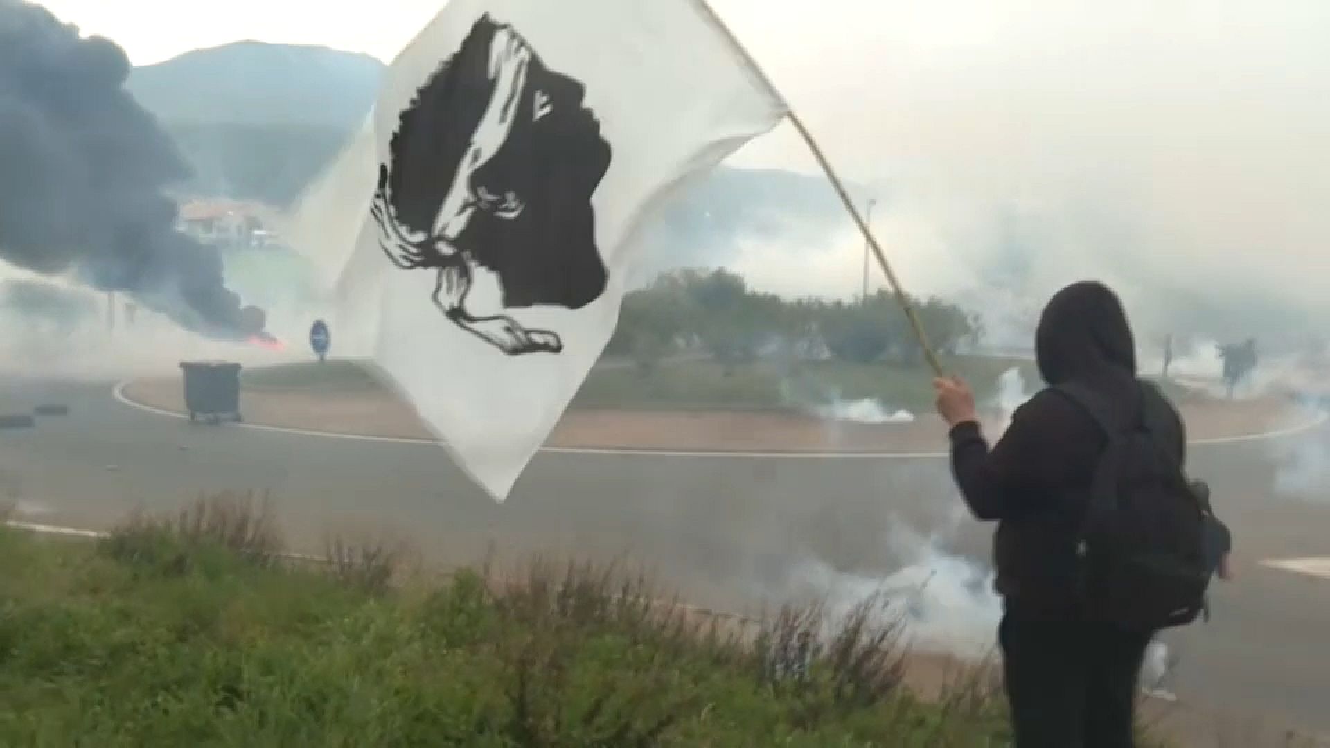 Video. Corsica: Tense rally near riot police barracks | Euronews