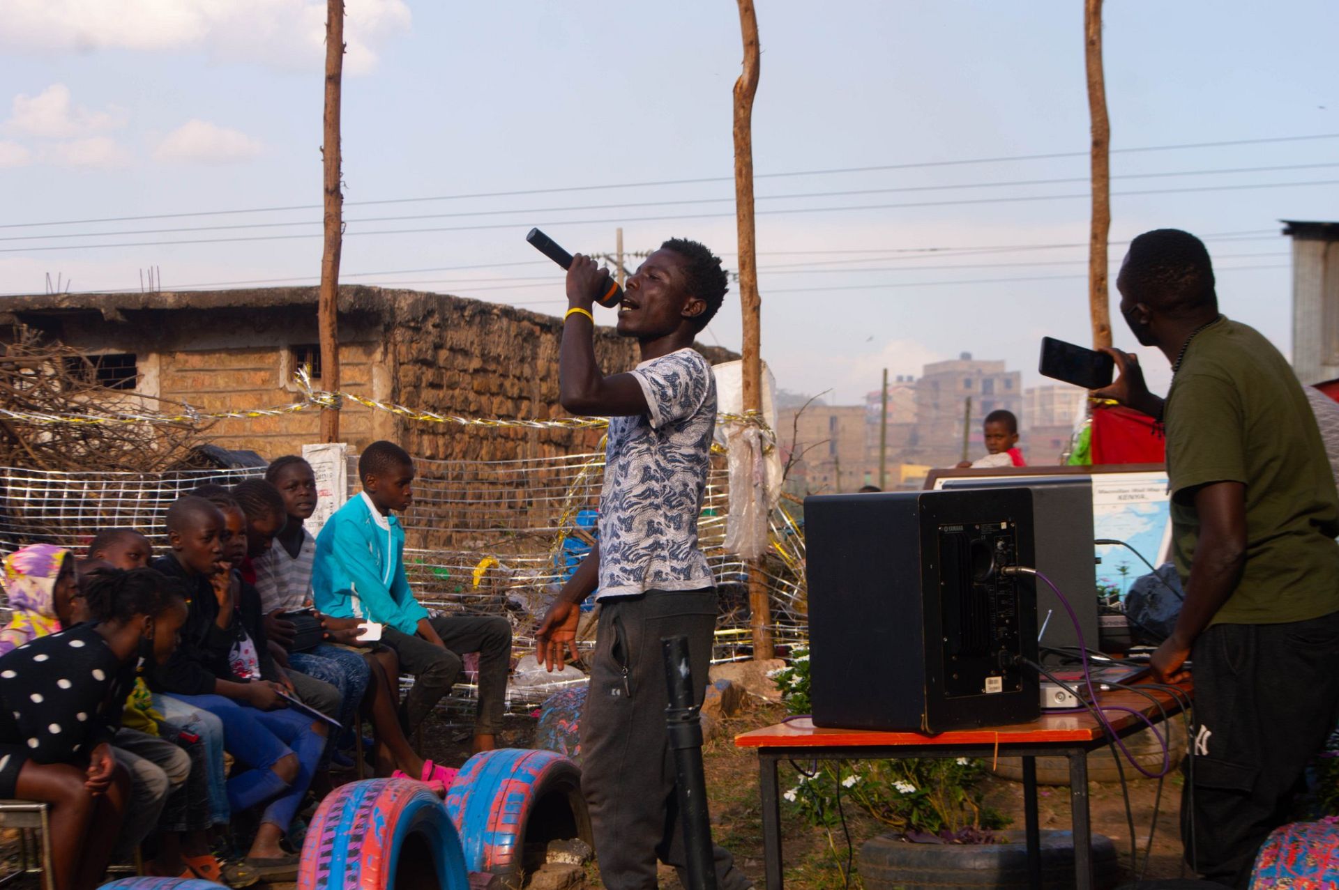 Kenyan rapper's words inspire community recycling | Euronews