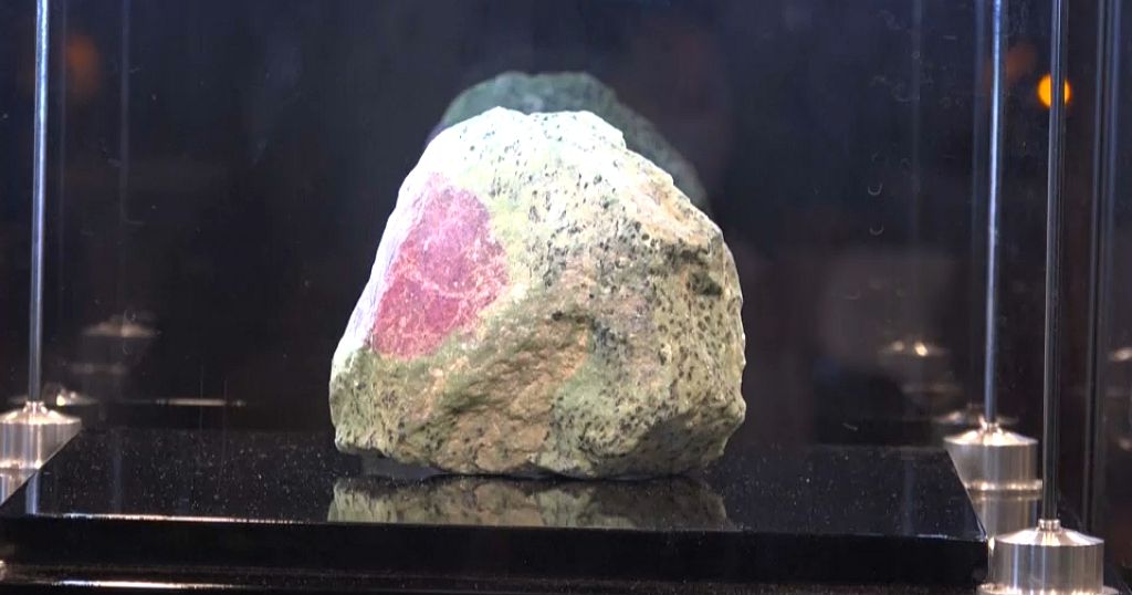Record-breaking Tanzanian ruby exposed in Dubaï | Africanews