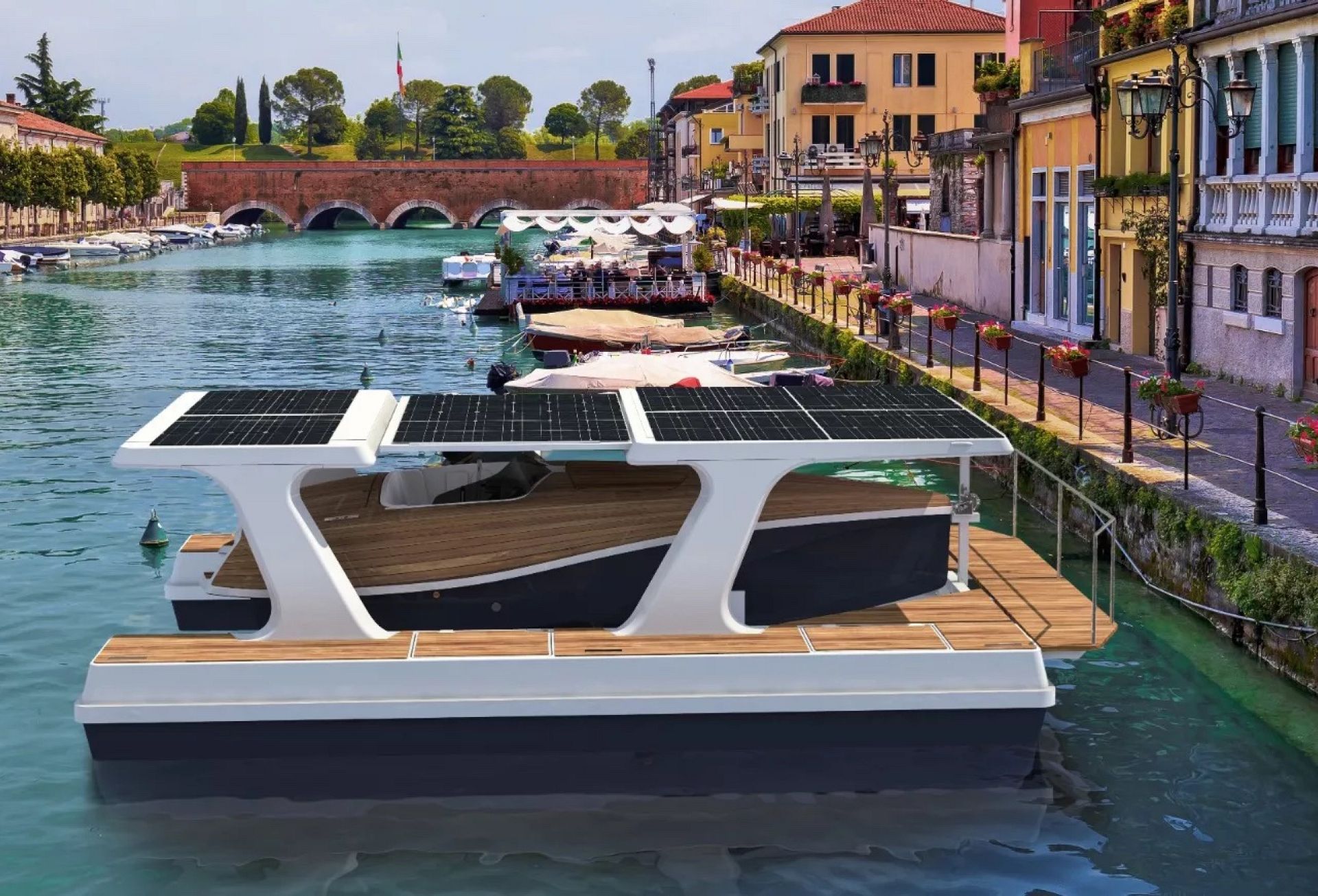 Electric boats chart a course for sustainable sailing | Euronews