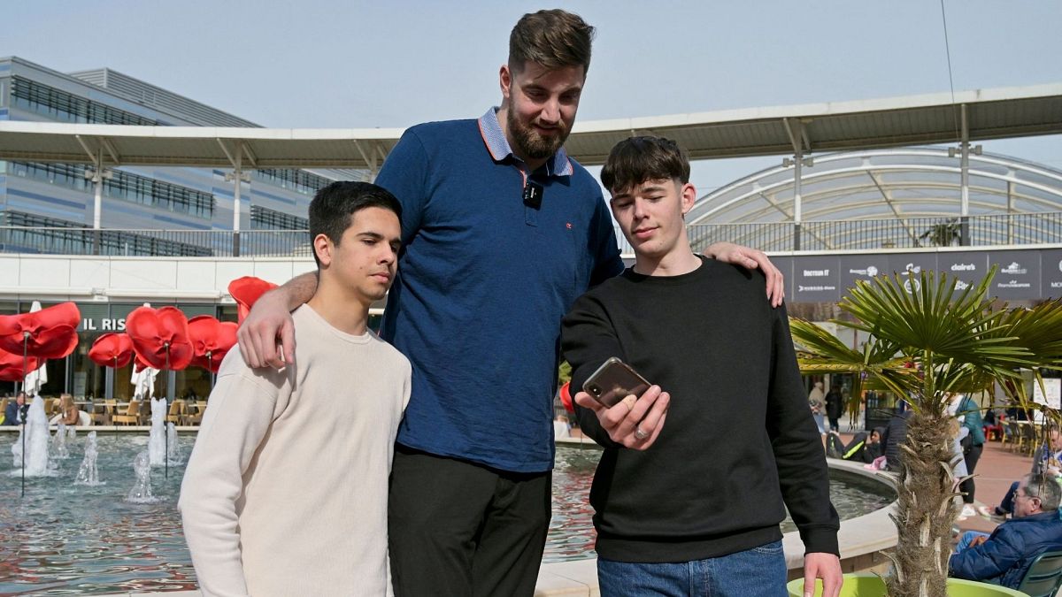 Meet France's tallest man who became a viral sensation on TikTok | Euronews