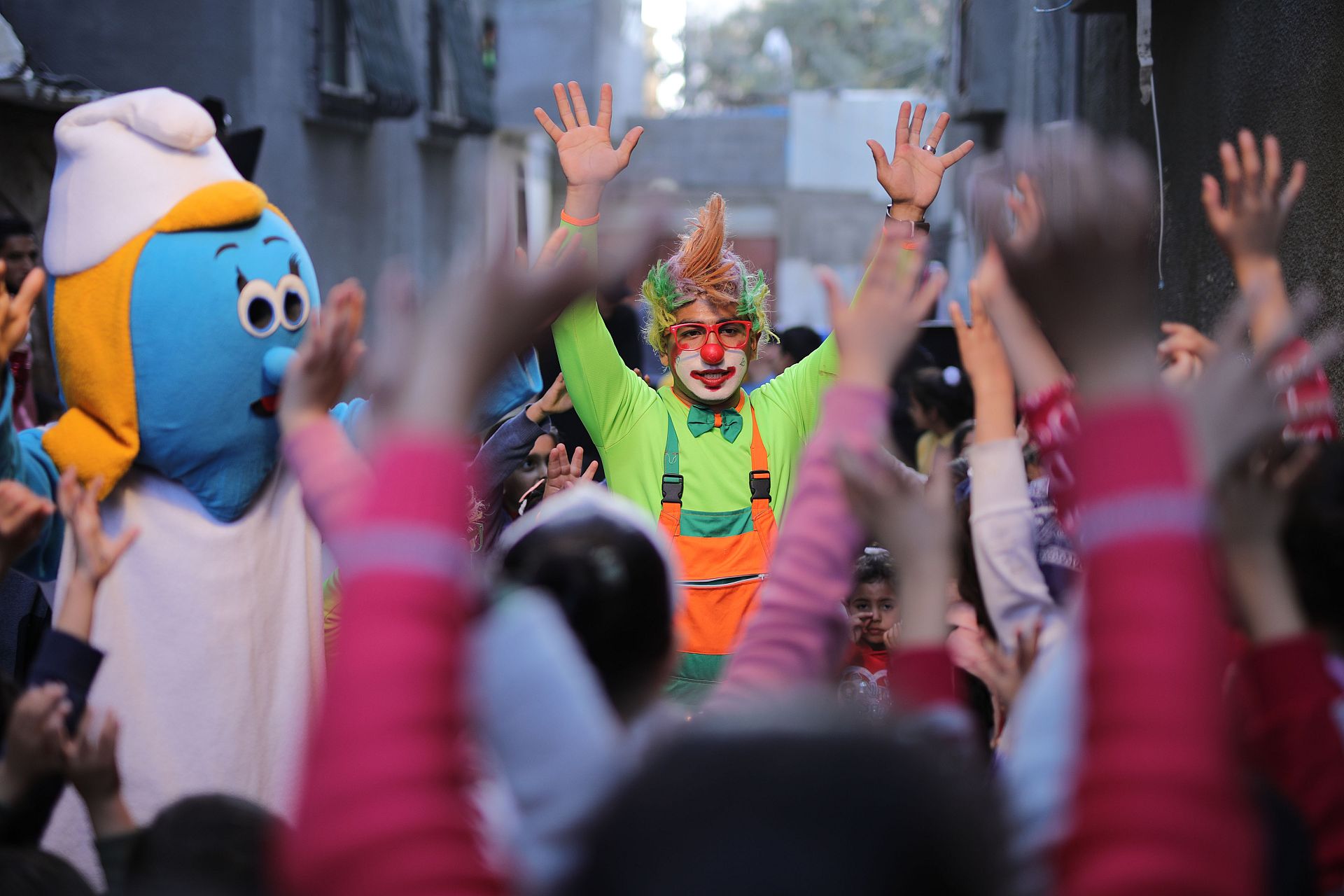 Meet the Gazan clowns making children laugh this Ramadan | Euronews