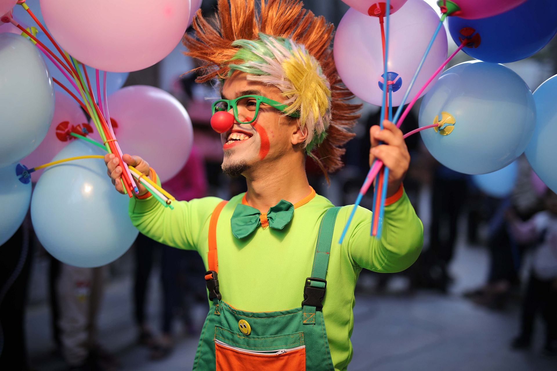 Meet the Gazan clowns making children laugh this Ramadan | Euronews