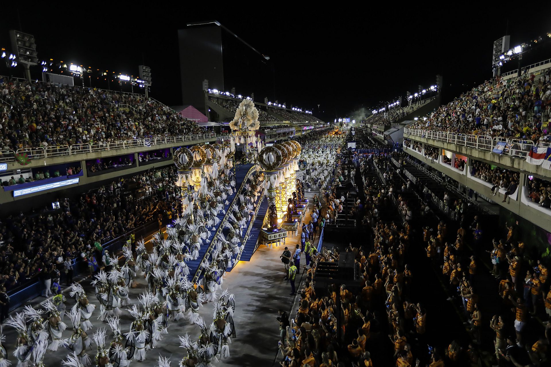 Rio de Janiero's colourful carnival parade returns after pandemic ...