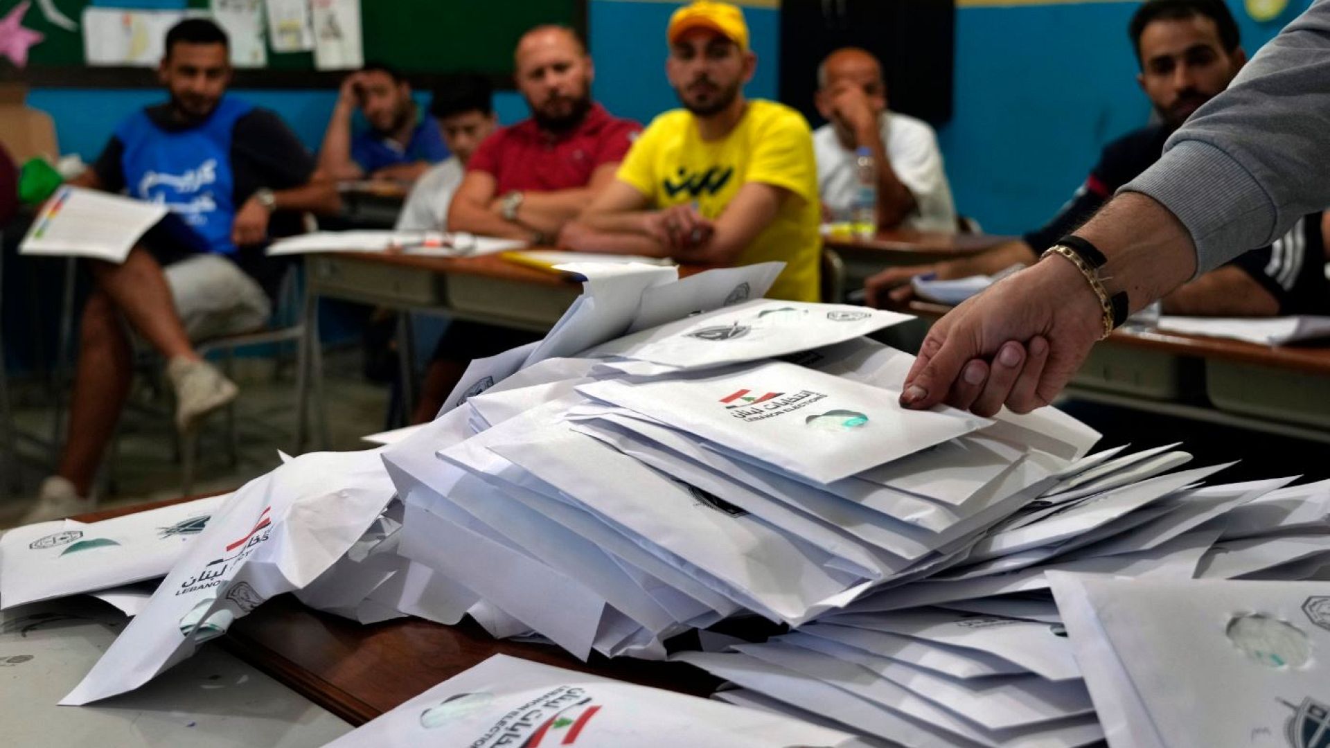 Lebanon elections: Hezbollah and allies lose majority in parliamentary ...