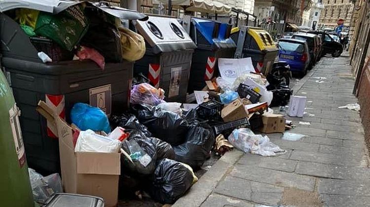 Rubbish problems in Rome, Italy