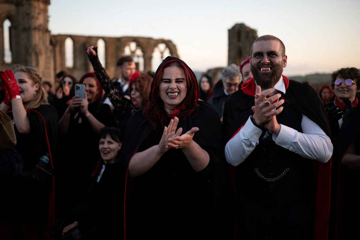 'Counting Dracula': Vampire gathering at Whitby Abbey smashes world ...