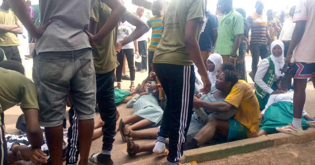 Ghana : Many students injured in police crackdown on school protest ...