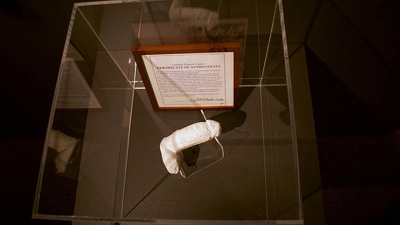 Cast of Jimi Hendrix's penis goes on show in Iceland, latest member of ...