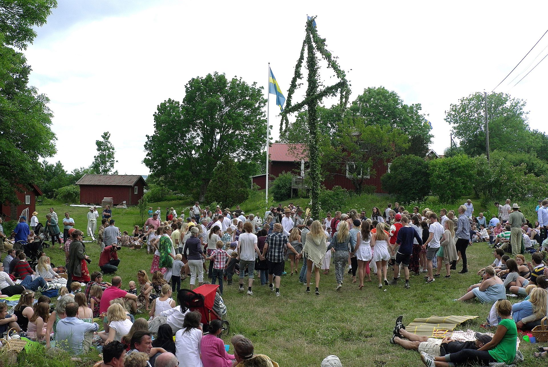 In pictures: What is summer solstice and how is it celebrated around ...