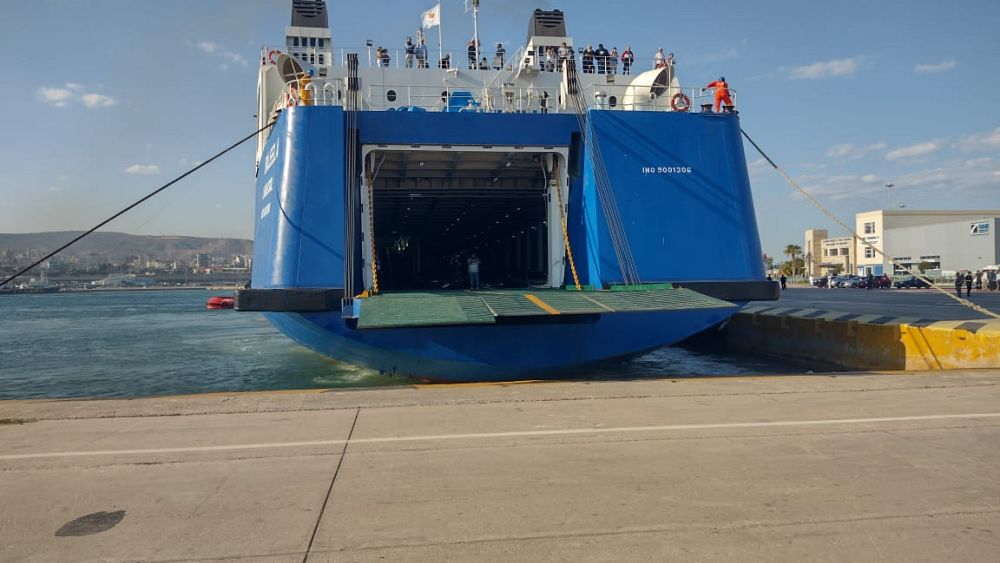 Ελλάδα: Συγκίνηση και ενθουσιασμός στην άφιξη του Daleela από την Κύπρο ...