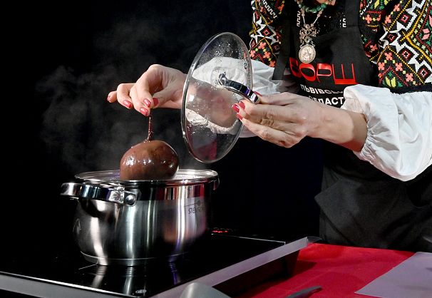 UNESCO adds borsch to endangered list for Ukraine, but is everyone ...