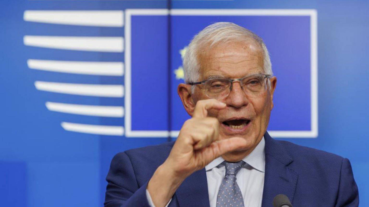 Ζοζέπ Μπορέλ: «Ο Πούτιν πρέπει να επιλέξει ανάμεσα στα κανόνια και το ...