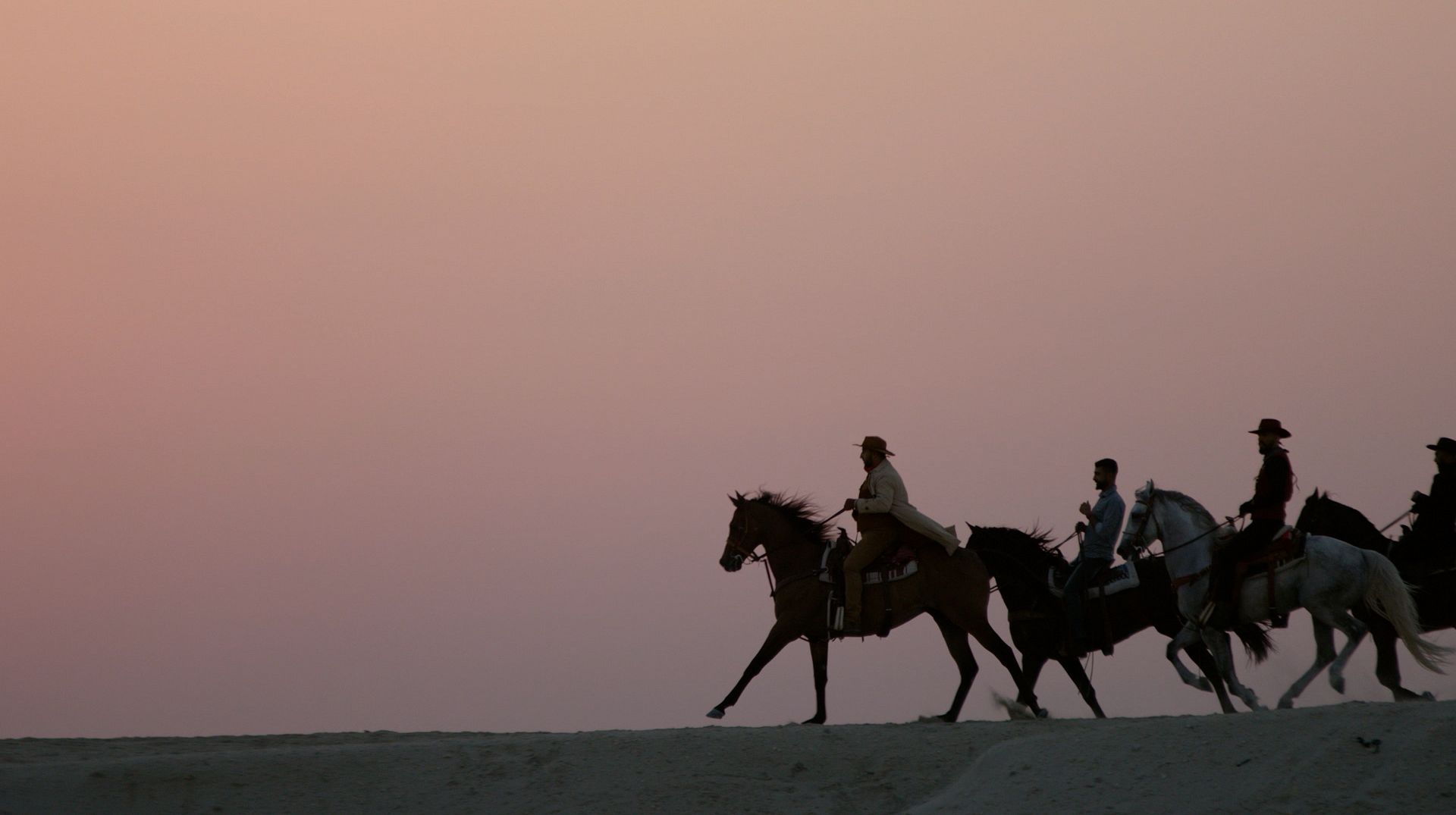 The cowboys roaming the deserts of Bahrain | Euronews