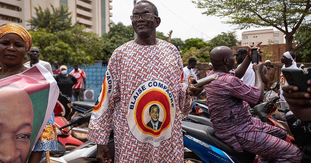 Hundreds of Burkinabes turn out to welcome ex-leader Blaise Compaore ...