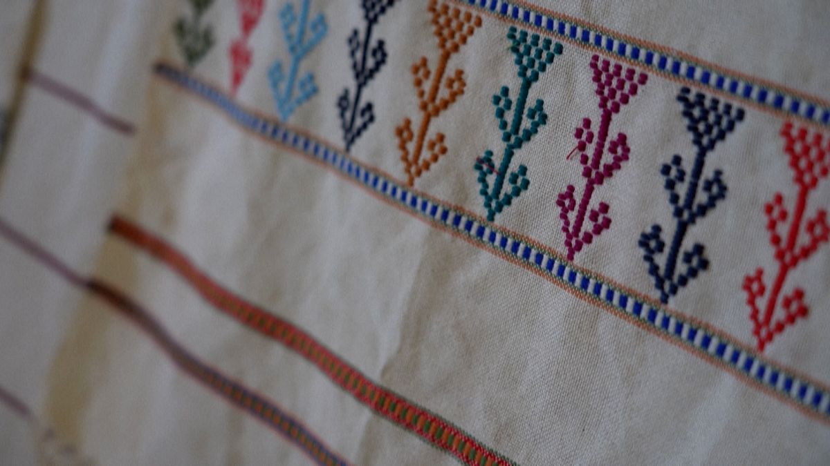 Fythkiotika weaving: Meet the Cypriot women determined to keep their ...