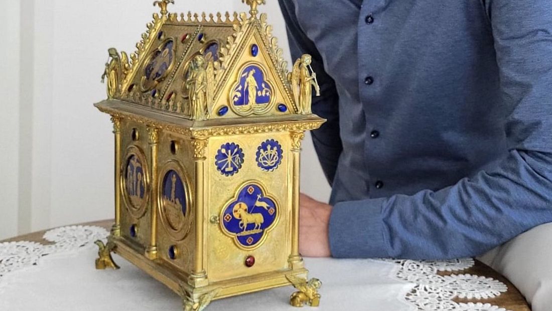 Dutch art detective recovers 2000-year-old relic said to contain the ...