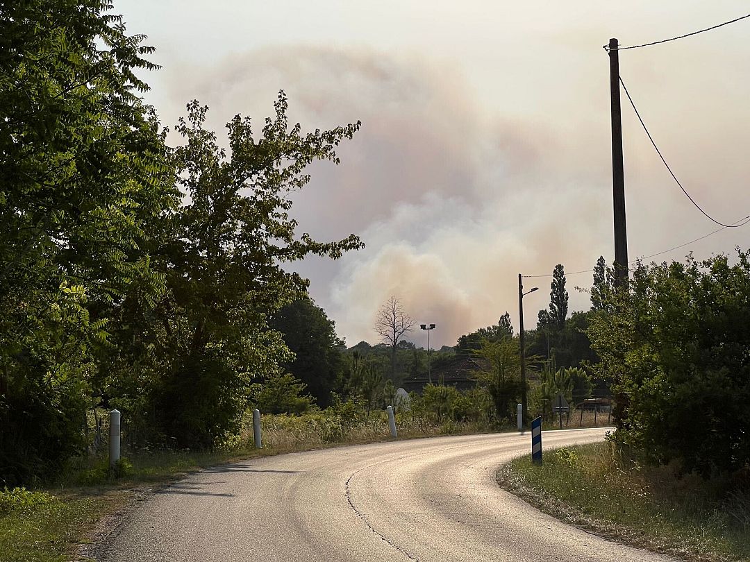 France's evacuated residents help firefighters at crisis centre in ...