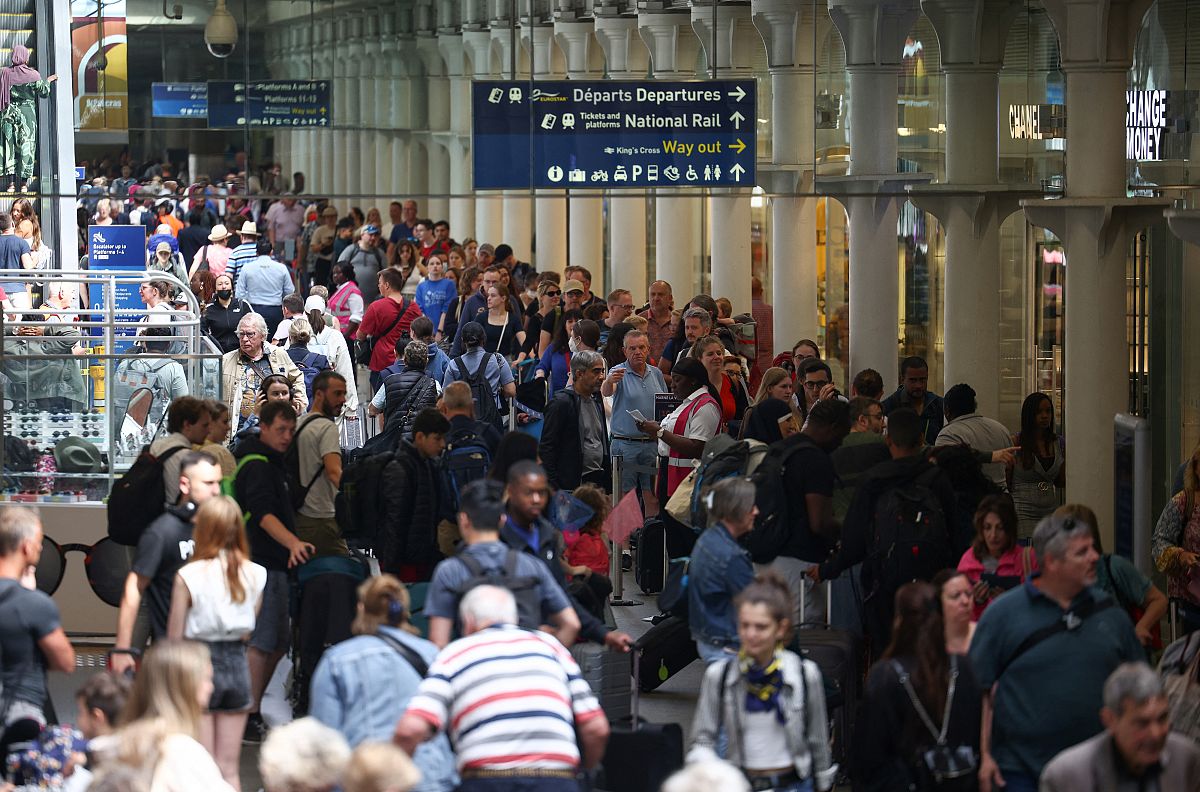 Why are there long Eurostar queues at St Pancras? Operator’s Brexit ...