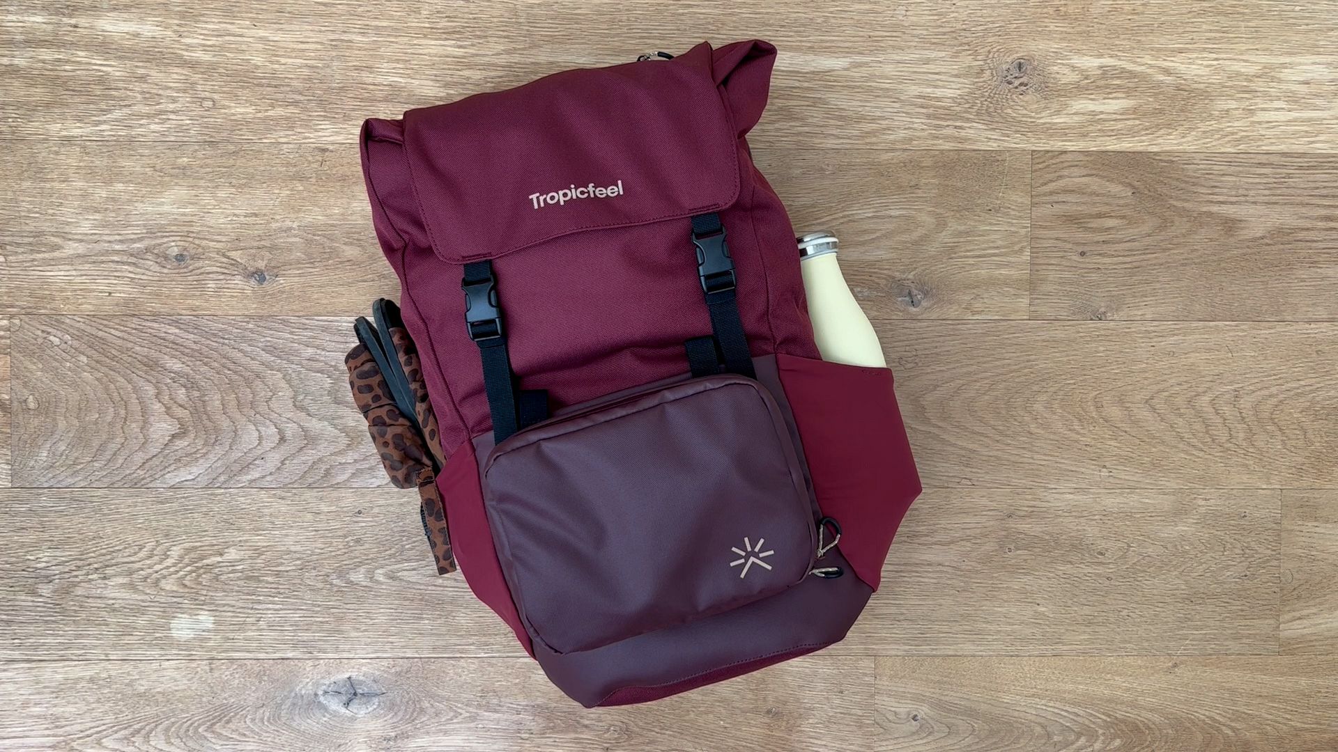 Video. Hand luggage only: How to pack for a week away with just one bag ...