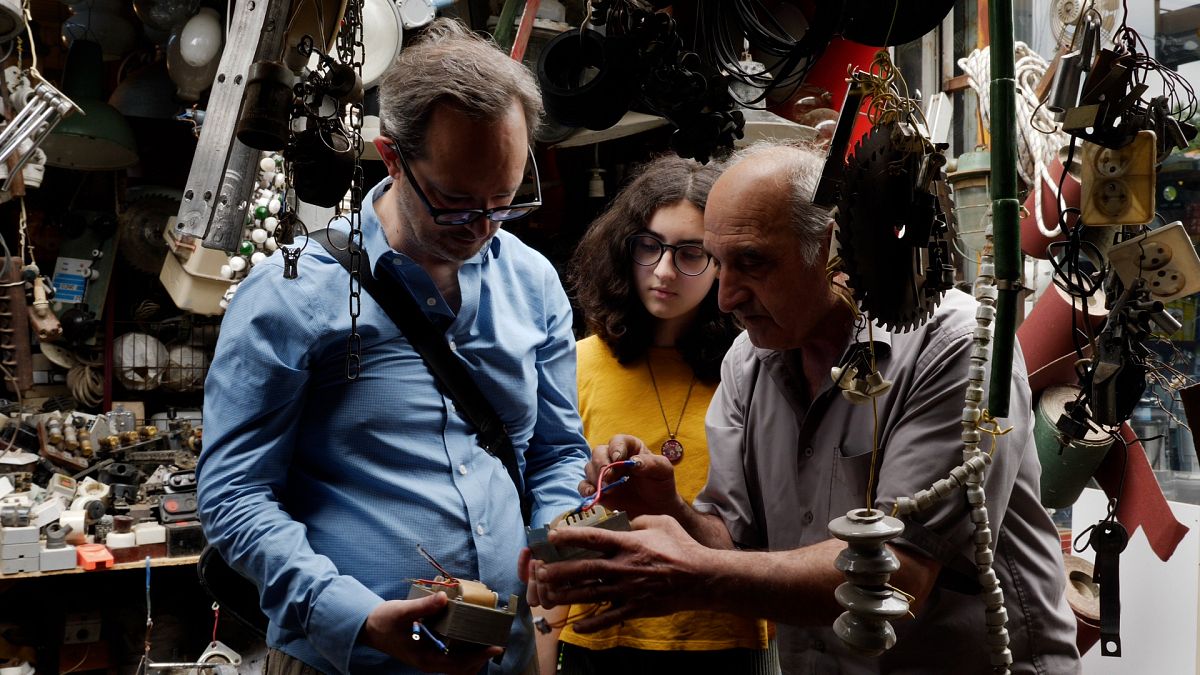 Meet the 13-year-old restoring old Soviet tech in Georgia | Euronews