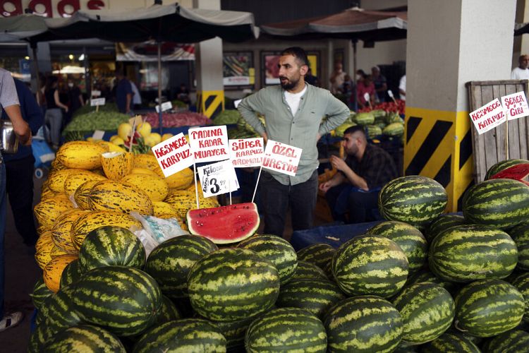 Soaring inflation and a collapsing currency: Why is Turkey's economy in ...