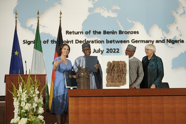 'The ancestors are returning': Nigerians rejoice at return of Benin ...