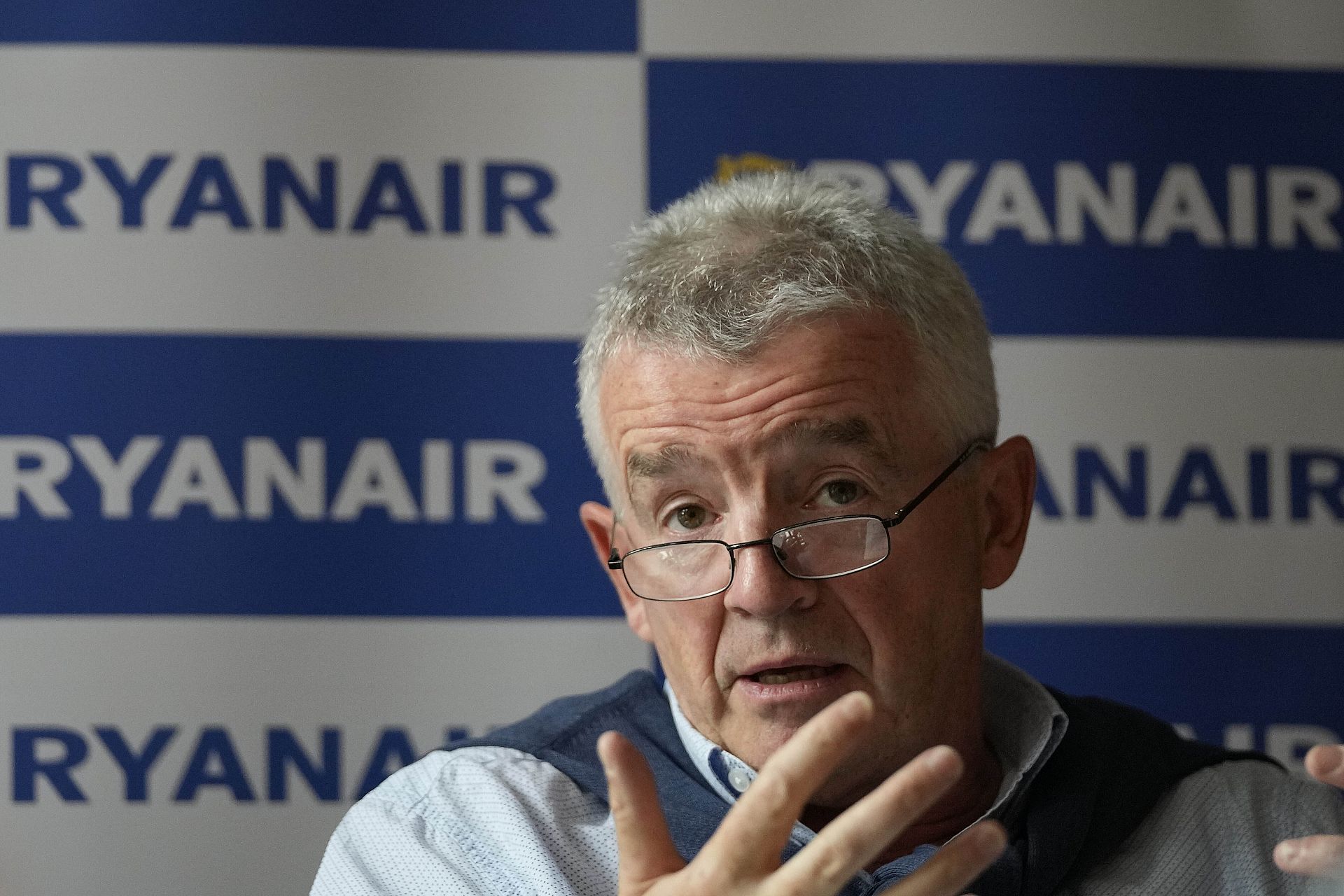 Winter travel warning: All the airlines cancelling flights between now ...