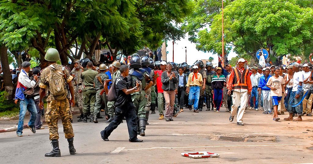 Madagascar : la police ouvre le feu sur des civils, 19 morts | Africanews