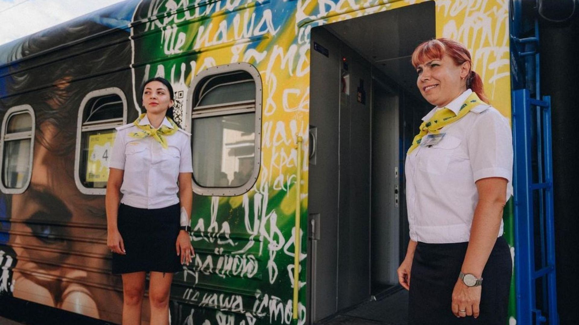Train to Victory: Ukraine honours rail heroes who helped evacuate ...