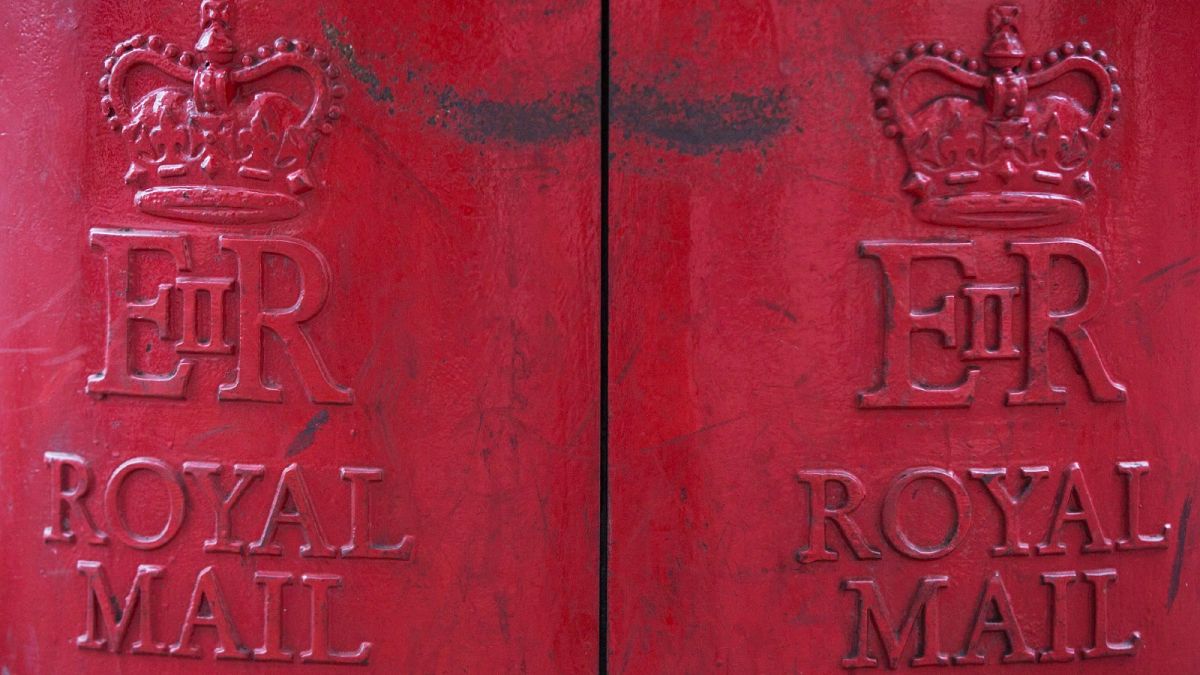 Police, passports and postboxes: What does the Queen's death change ...