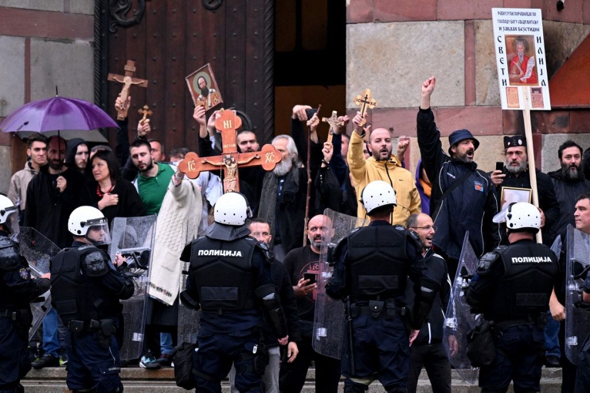 'Truly historic': Thousands march for Serbia EuroPride after 11th-hour ...