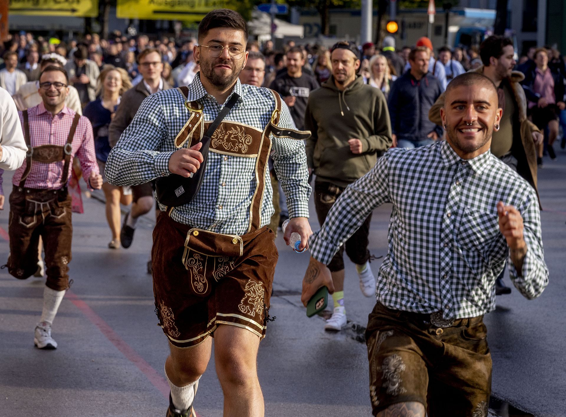 Oktoberfest 2022 in pictures: Germany's booziest folk festival returns ...