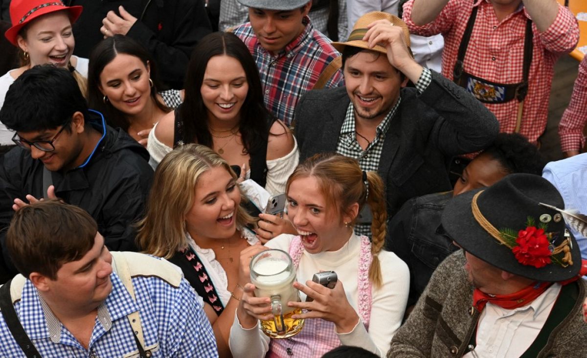 In pictures: Oktoberfest returns following 2 year hiatus | Euronews